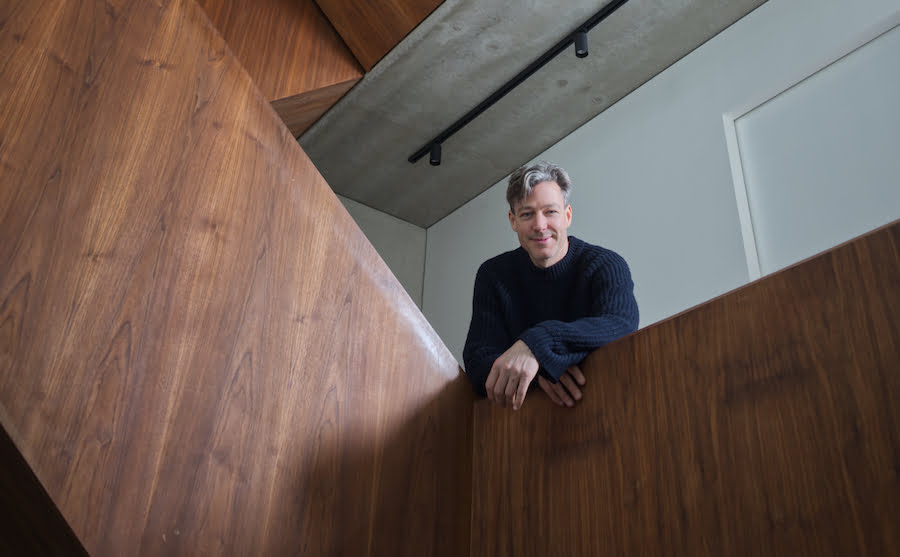 Keukenadviseur Jasper Smits: “Maatwerk keukens vanaf €20K” - Keuken & Design